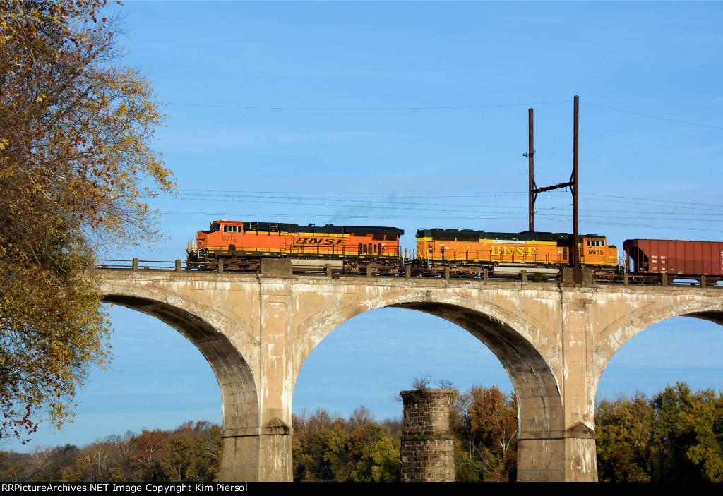 BNSF 6316 9915 CSX Train K040 Crude Oil Loads